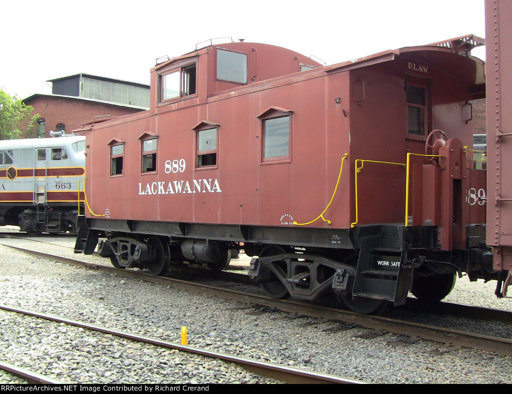 Caboose 889